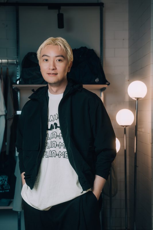 plain-me 創立 20 年用這五件單品，打造 Akko 和 Tim 心中「簡約日常」服裝文化 - KEEDAN.COM