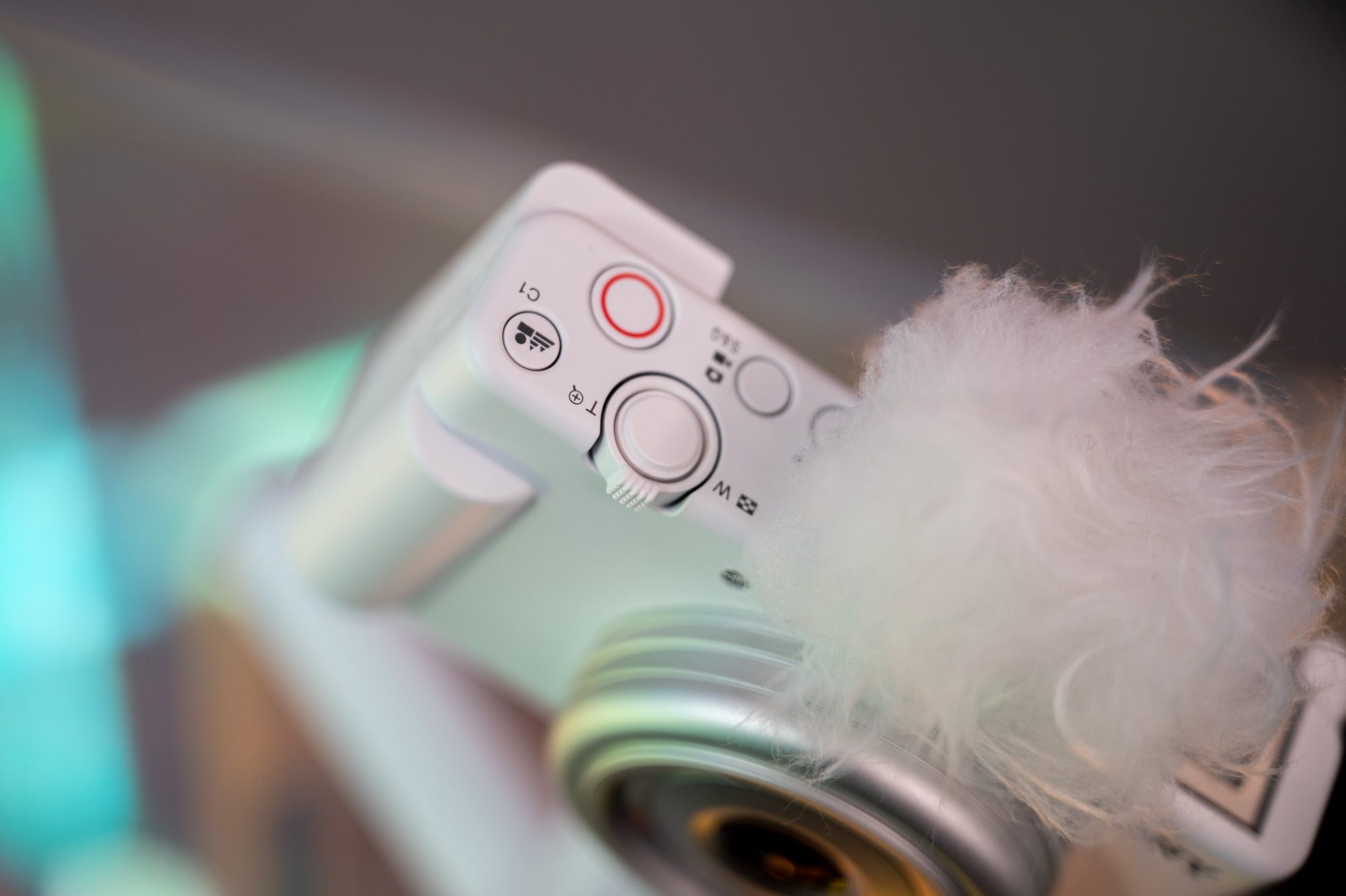 Sony Vlog 相機家族再添新成員 ZV-1F，帶你現場直擊它適合哪種攝影玩家？ - KEEDAN.COM