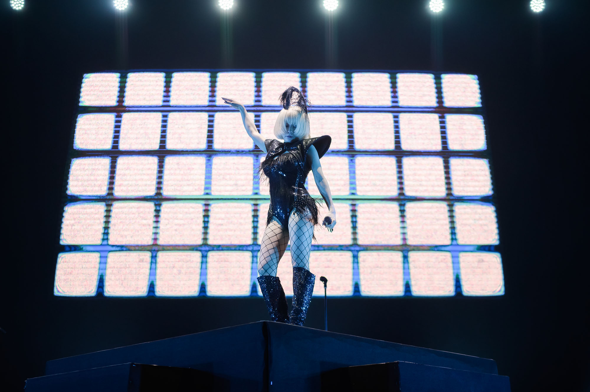 起點現場 / 電音系爆發女聲 Reol Zepp 開唱 搭訕全場問「電話號碼多少」 - KEEDAN.COM