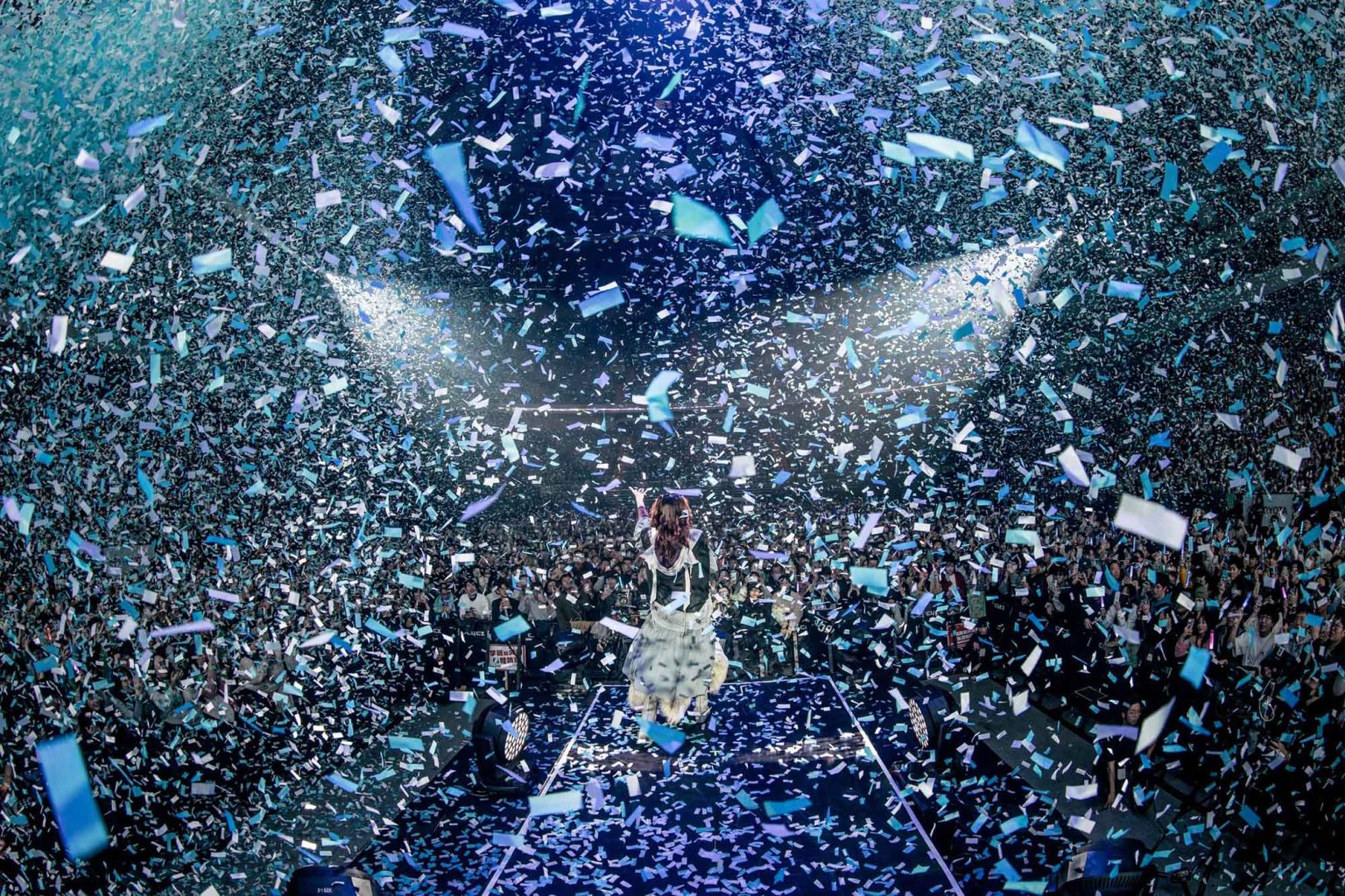 「希望下次可以讓 60 萬人都看到我們的表演！」/ YOASOBI 特別對談 - KEEDAN.COM