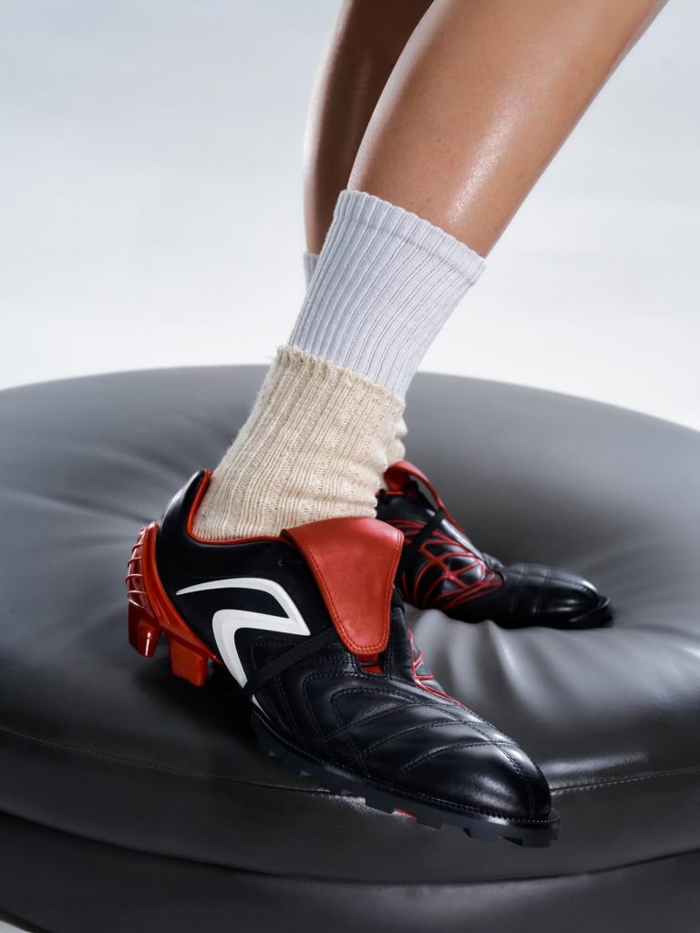 LV、Nike 聯手帶動薄底鞋革命：細數今年最夯六款日常足球鞋 - KEEDAN.COM