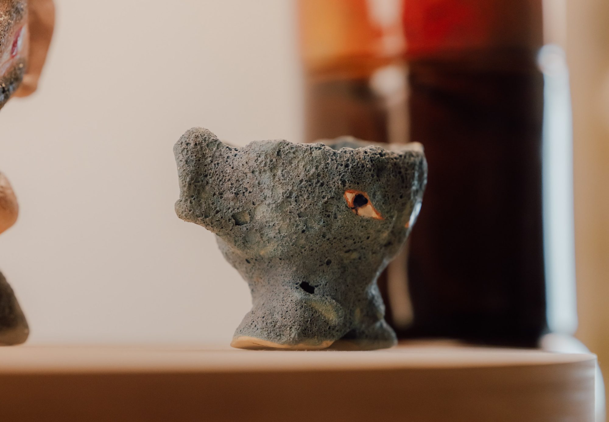 梁若茜陶藝展《In use, In pause》｜當器物進入生活，藝術從日常延展 - KEEDAN.COM