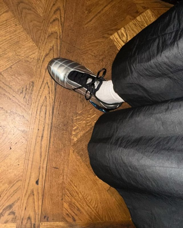 當紅足球鞋與 Shox 組合起來，Maha Amsterdam 聯手 Nike Total 90 Shox Secutor Magia 搶先看 ...