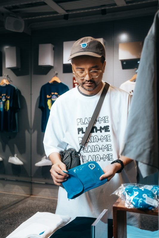 plain-me 創立 20 年用這五件單品，打造 Akko 和 Tim 心中「簡約日常」服裝文化 - KEEDAN.COM