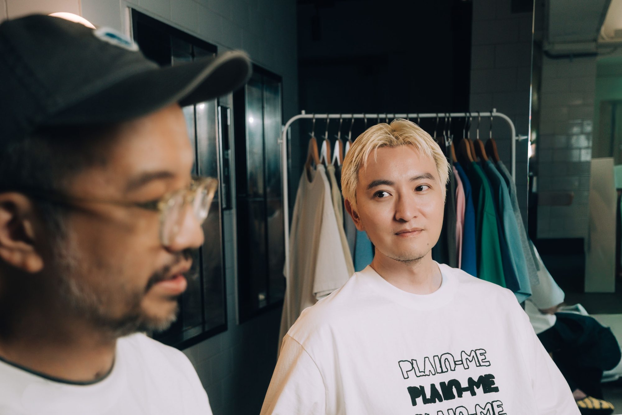 plain-me 創立 20 年用這五件單品，打造 Akko 和 Tim 心中「簡約日常」服裝文化 - KEEDAN.COM