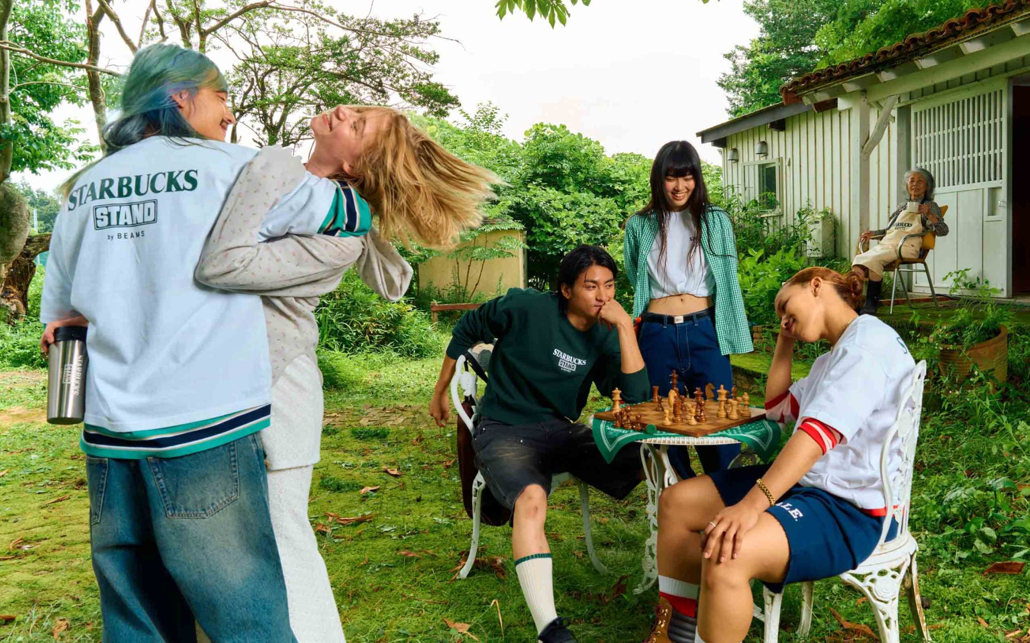 居然用咖啡殼渣做服裝！星巴克 x BEAMS 聯名再進化「STARBUCKS STAND by BEAMS」一次看 - KEEDAN.COM